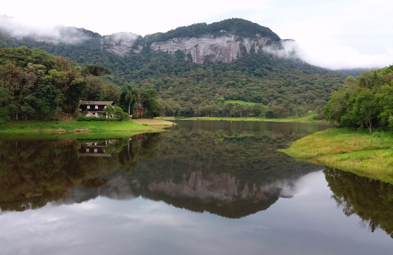 A REGIÃO DOS LAGOS - Camping Rio dos Cedros - Casas para alugar em Rio ...